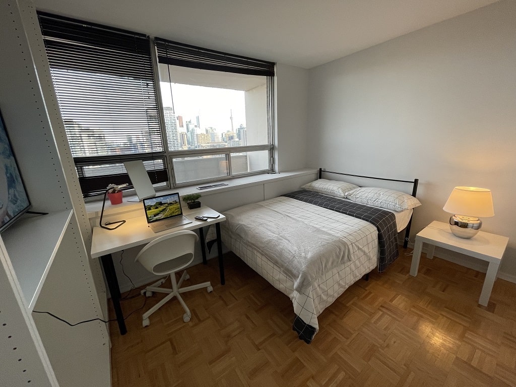 Flex Plus Room 1100 King St West - Room Rent in Toronto